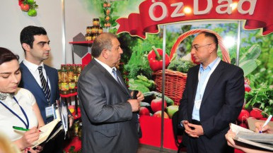 Qida Təhlükəsizliyi Agentliyinin sədri sahibkarlarla görüşüb, onları ...
